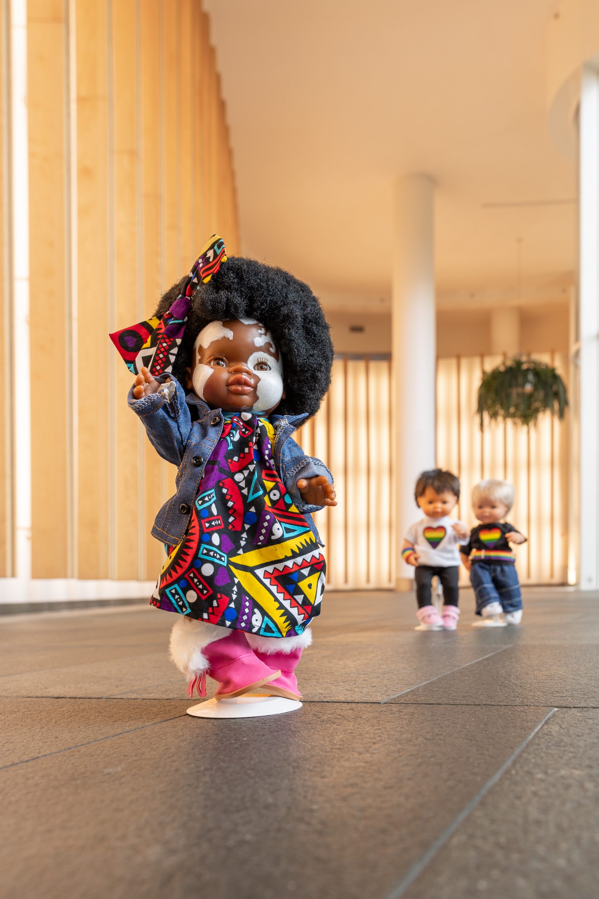 Over de speciale poppen waarmee het Ministerie van OC&W diversiteit op ...